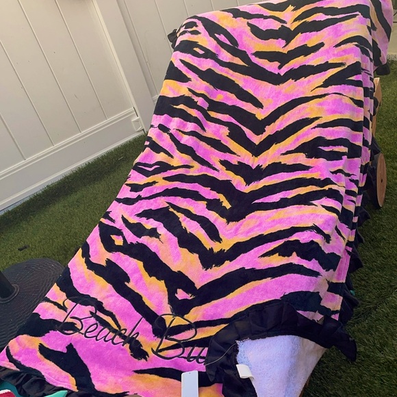 Beach Bunny | Swim | Beach Bunny Cabana Animal Print Beach Towel | Poshmark